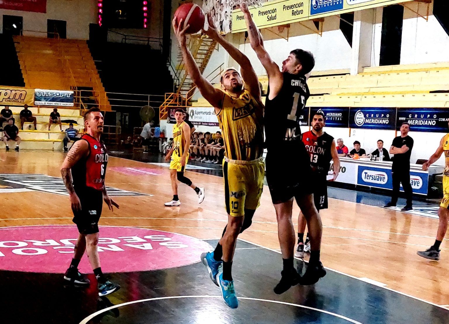 Pasaron los santafesinos. - santafebasket