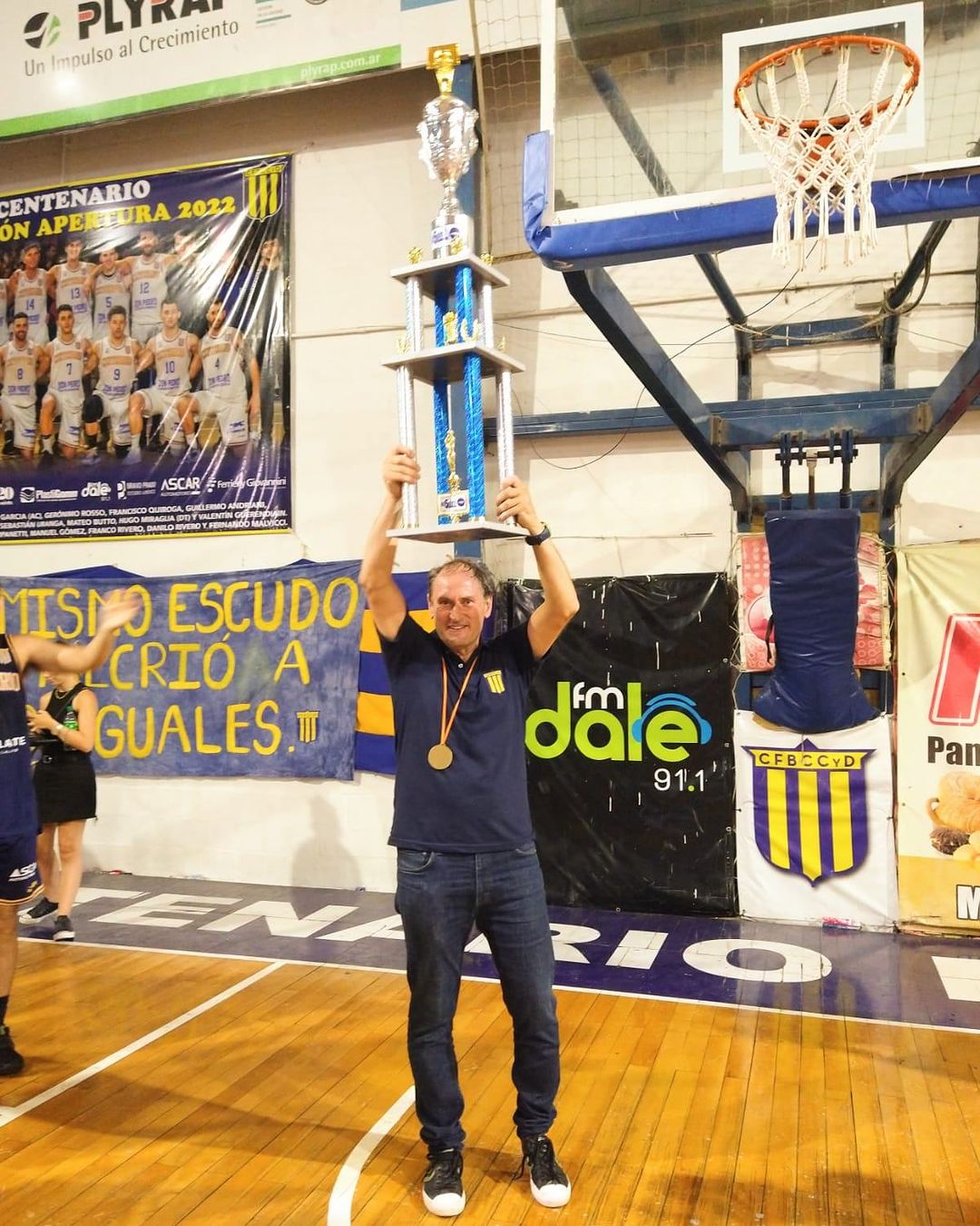 Miraglia deja Centenario y Daitch llega en su lugar - santafebasket